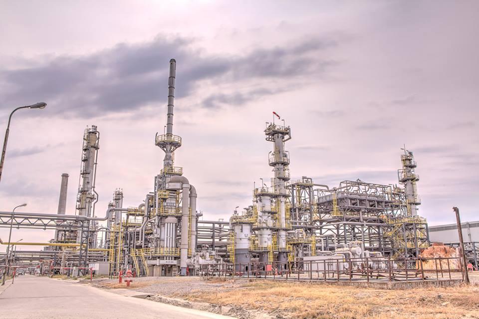 Rafinăria Petrobrazi, amendată cu 60.000 de lei de Garda de Mediu Prahova