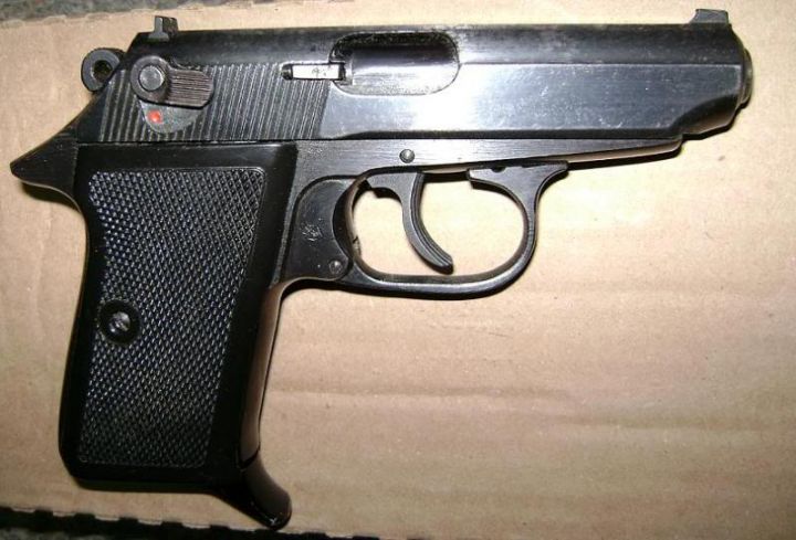 Polițiștii vor preda pistoalele Carpați. Cu ce arme străine vor fi dotați
