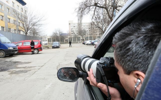 Un cunoscut ziarist român a fost filat în noaptea dezvăluirilor ...