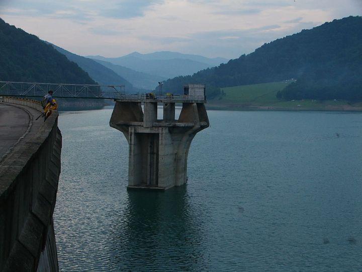 Tânăr de 28 de ani dispărut în zona barajului de la Măneciu. A lăsat un ...