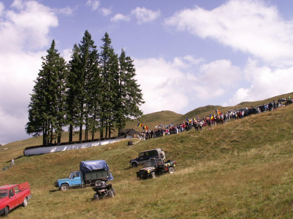 Survol aviatic şi paradă militară, la Tabla Buții, în Prahova ...
