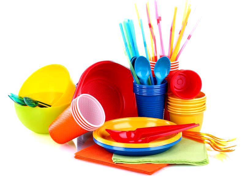 Obiectele din plastic de unică folosință vor fi interzise începând cu ...