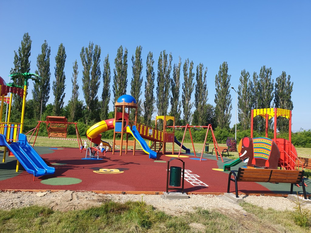 FOTO-Parc nou pentru copiii din Drăgănești - Observatorul Prahovean