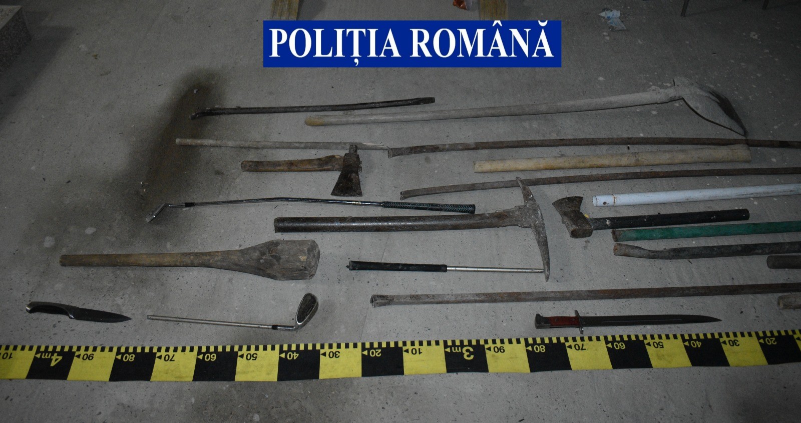 Zece persoane reținute în Mizil, în urma unui conflict cu arme albe și ...