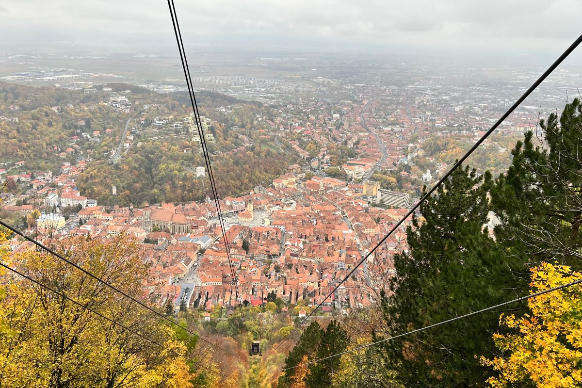 Vrei să mergi în Brașov și să urci pe Tâmpa cu telecabina? Iată ce ...