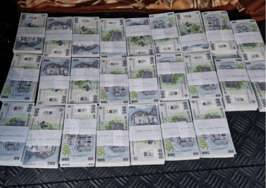 Cum arată teancul de bani primit mită de președintele CJ Vaslui ...