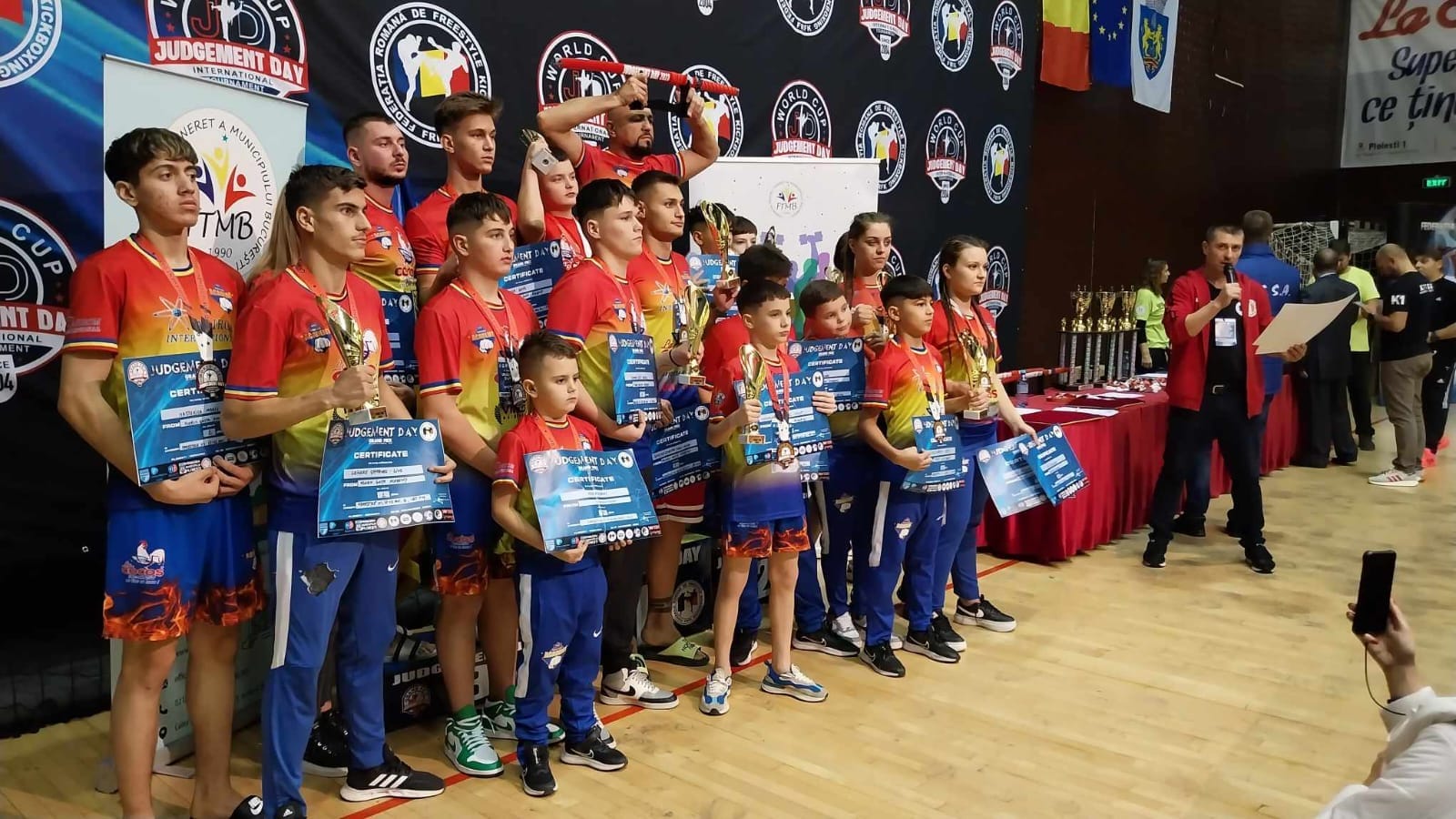 12 medalii de aur pentru sportivii Florin Ghiță Academy Ploiești la ...