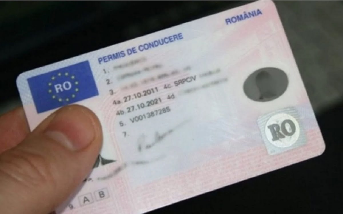Permise de conducere „originale” la vânzare în București. Trei bărbați ...