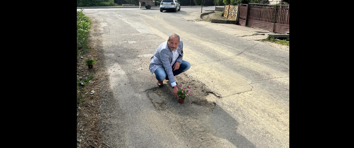 Candidatul A.U.R. la Primăria Boldești Scăeni a plantat flori în ...