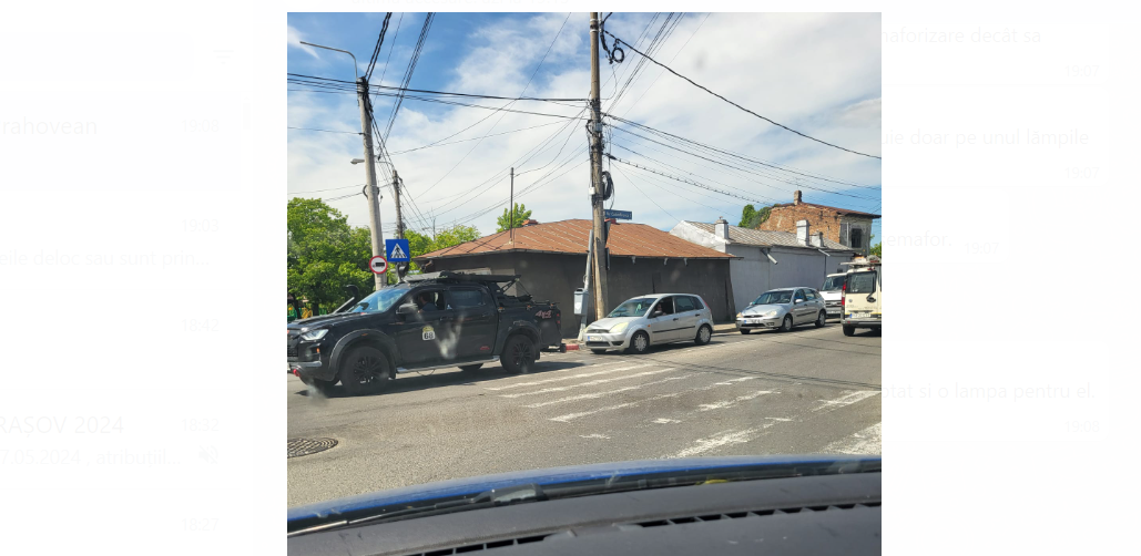 Un semafor defect de aproape o lună a dat peste cap circulația rutieră ...