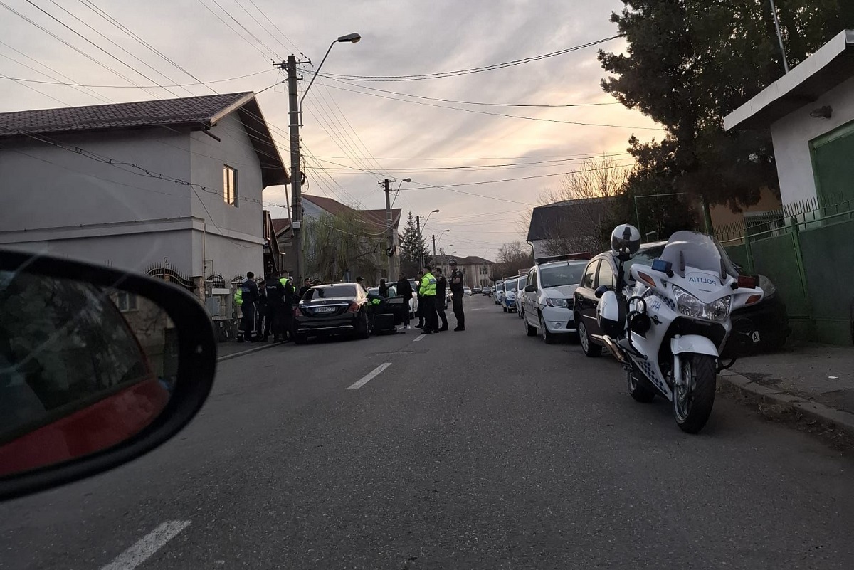 Șofer fără permis a fugit când a văzut poliția în Ploiești ...