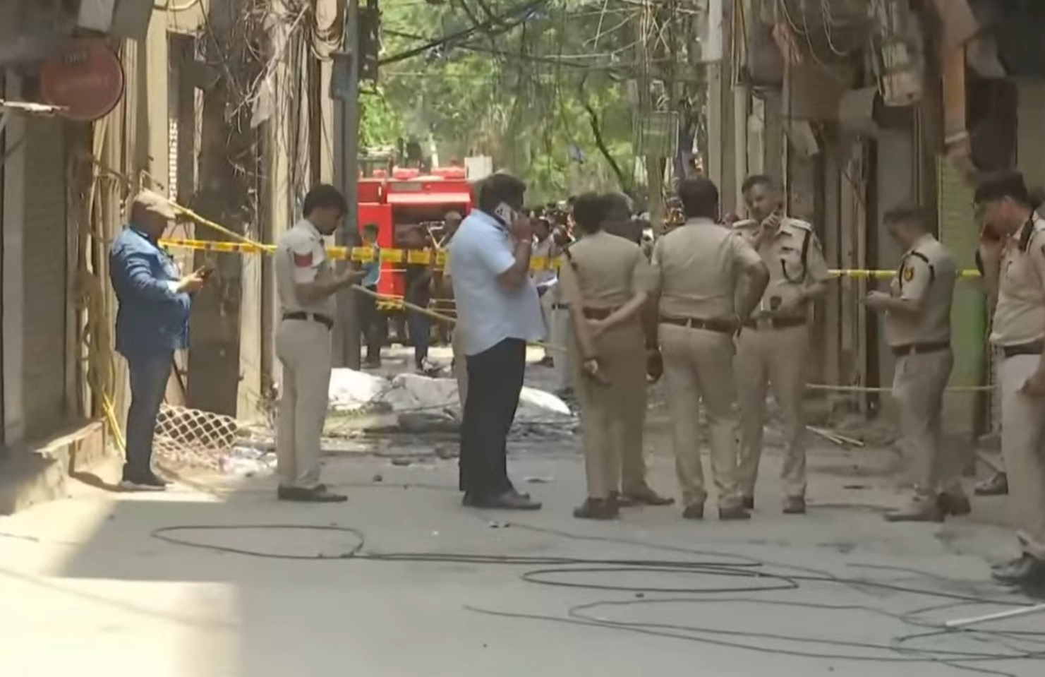 Tragedie la New Delhi: hotel în flăcări, 21 de morți. Printre victime ...